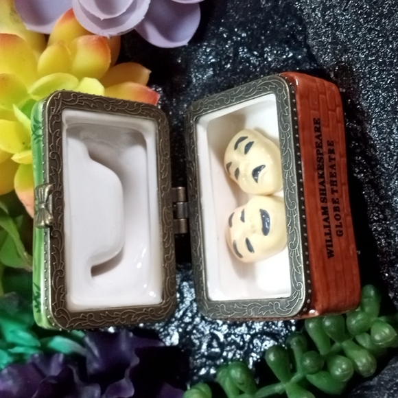 Dutch Novelties & European Imports | Art | William Shakespeare Globe ...